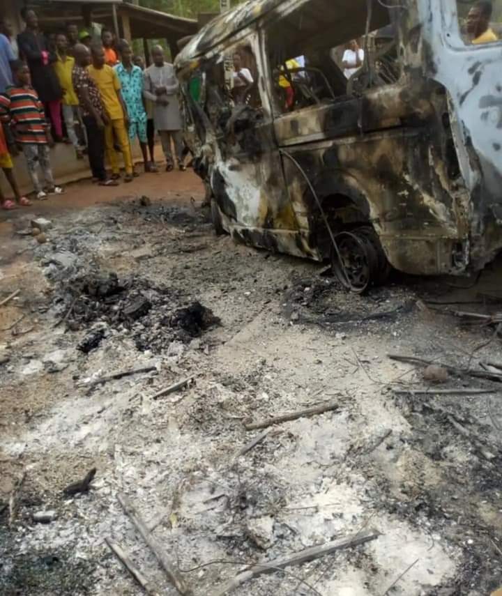 10 varsity students die in auto crash on their way home to vote - Newspread